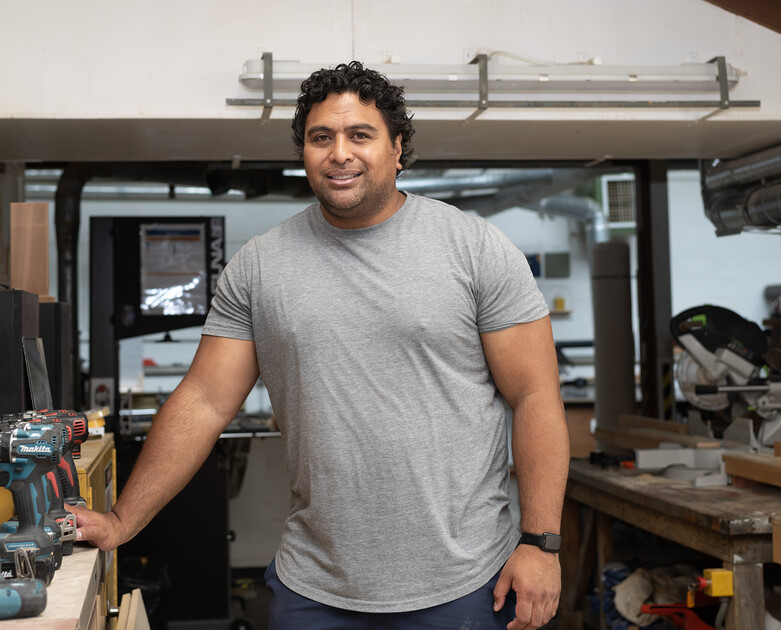 John Vea: Ini Mini Mani Mou | Christchurch Art Gallery Te Puna o Waiwhetū